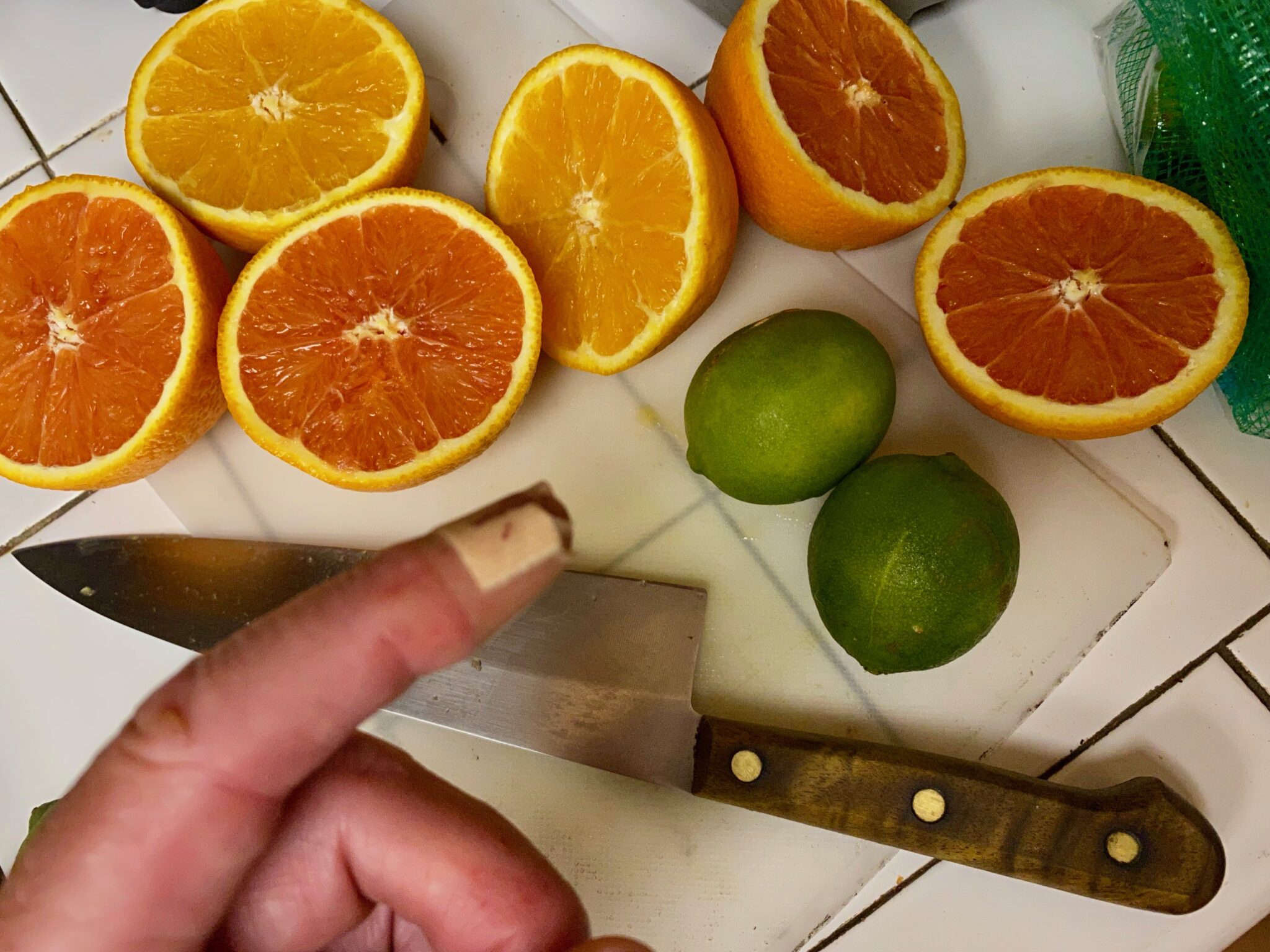 2 Keys to Kitchen Knife Safety: Keeping Knives Sharp and Hand Position ...
