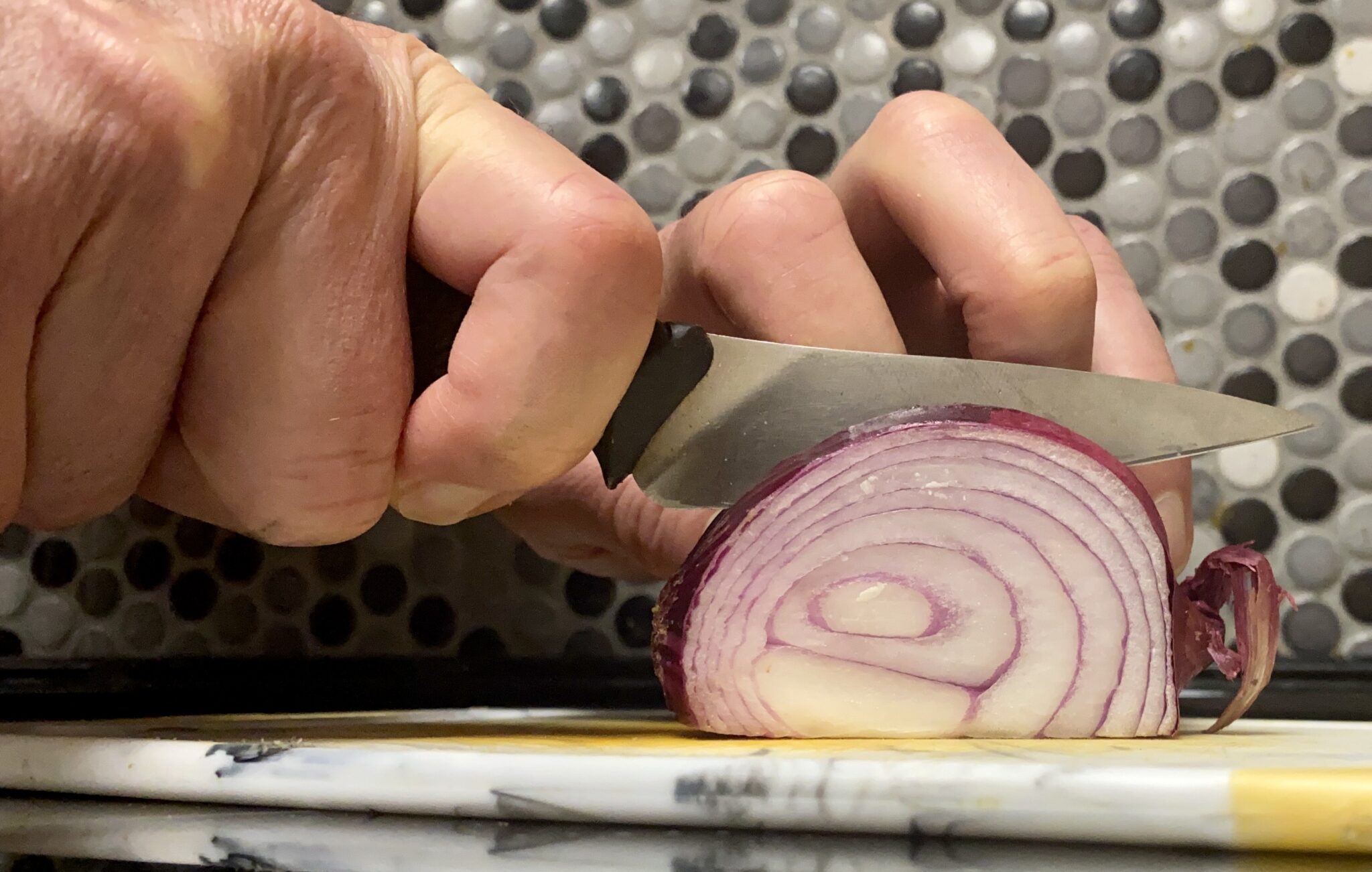 2 Keys to Kitchen Knife Safety: Keeping Knives Sharp and Hand Position ...