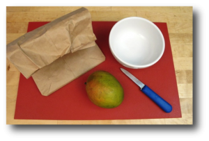 How to Ripen and Cut a Mango - All in Pictures - Gotta Eat, Can't Cook